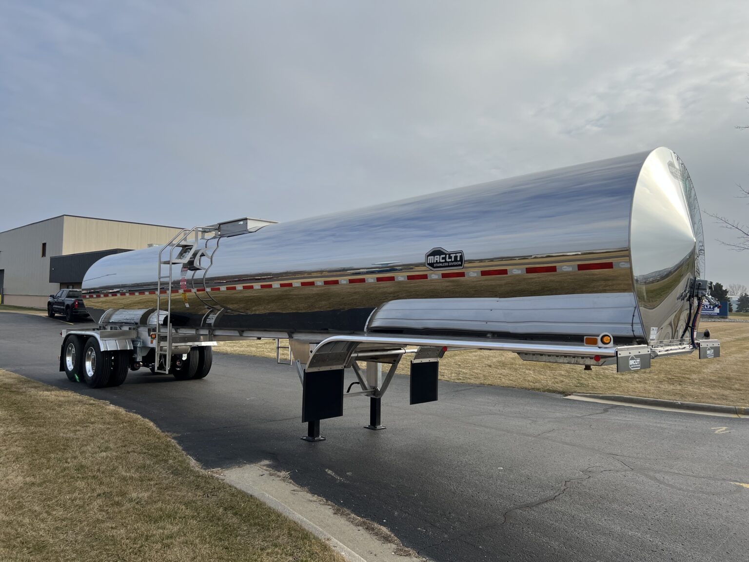 3A Sanitary - MAC LTT Liquid Tank Trailers
