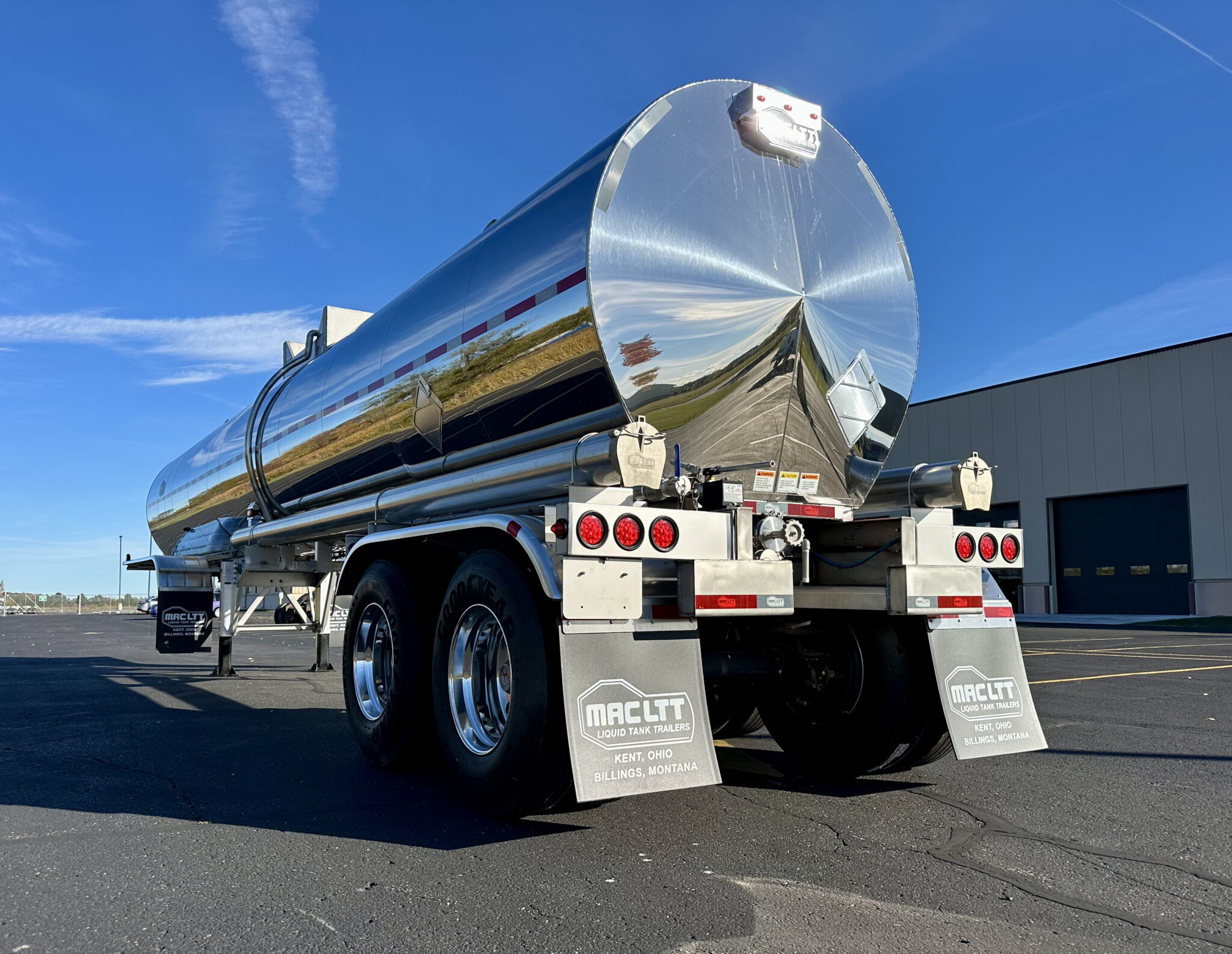 DOT 407 Stainless Steel - MAC LTT Liquid Tank Trailers