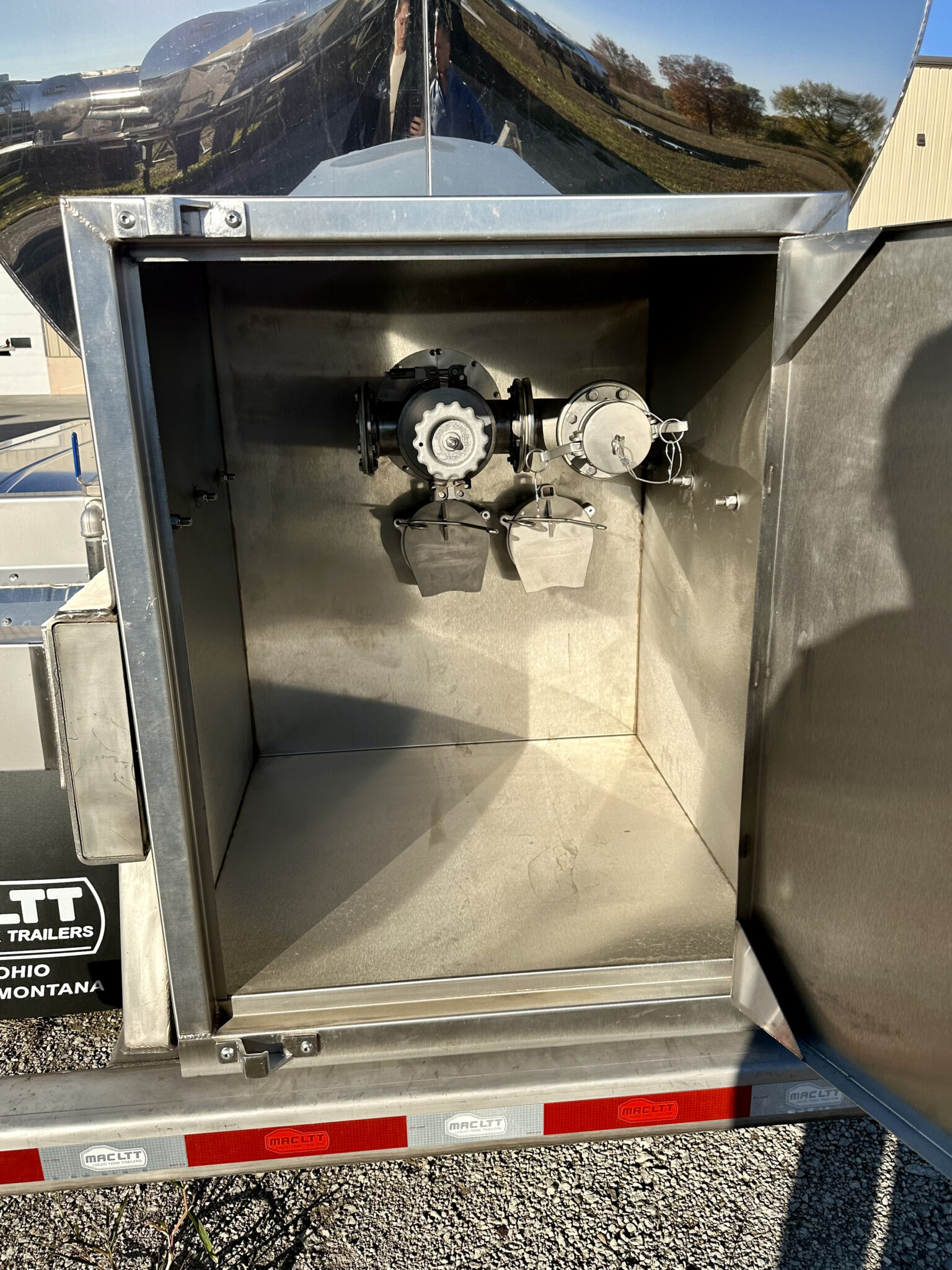 DOT 407 Stainless Steel - MAC LTT Liquid Tank Trailers