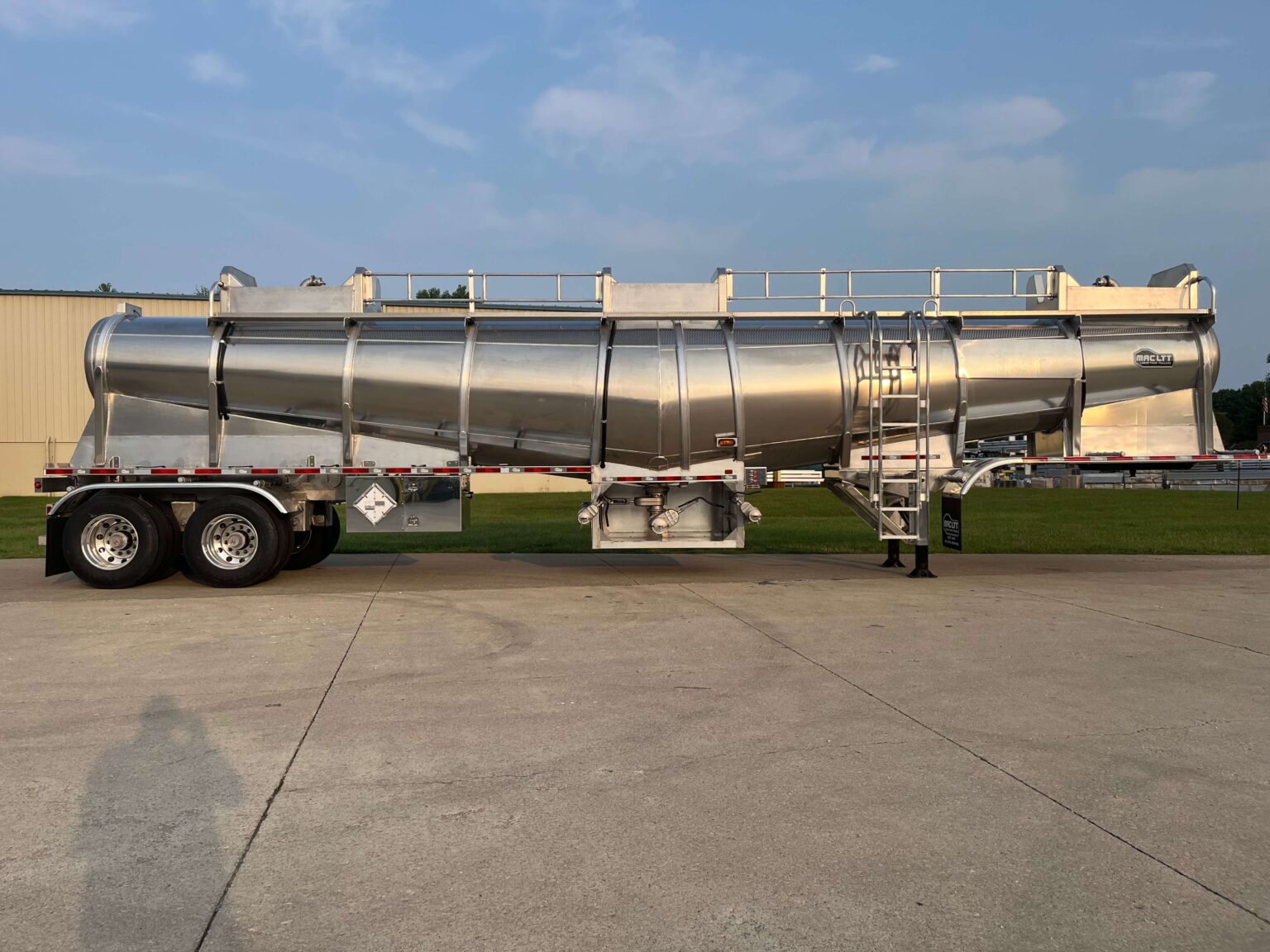 MAC LTT DOT 412 - Aluminum Tank Trailers